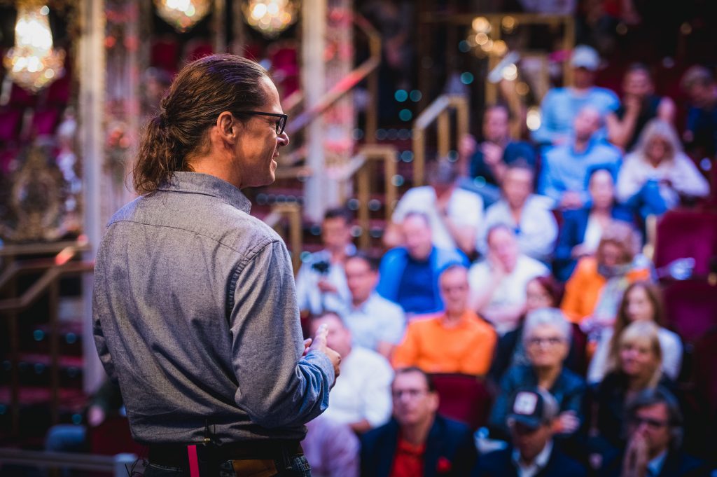 Werner Hampel begeistert Zuhörer beim Internationalen Speakerslam in ...